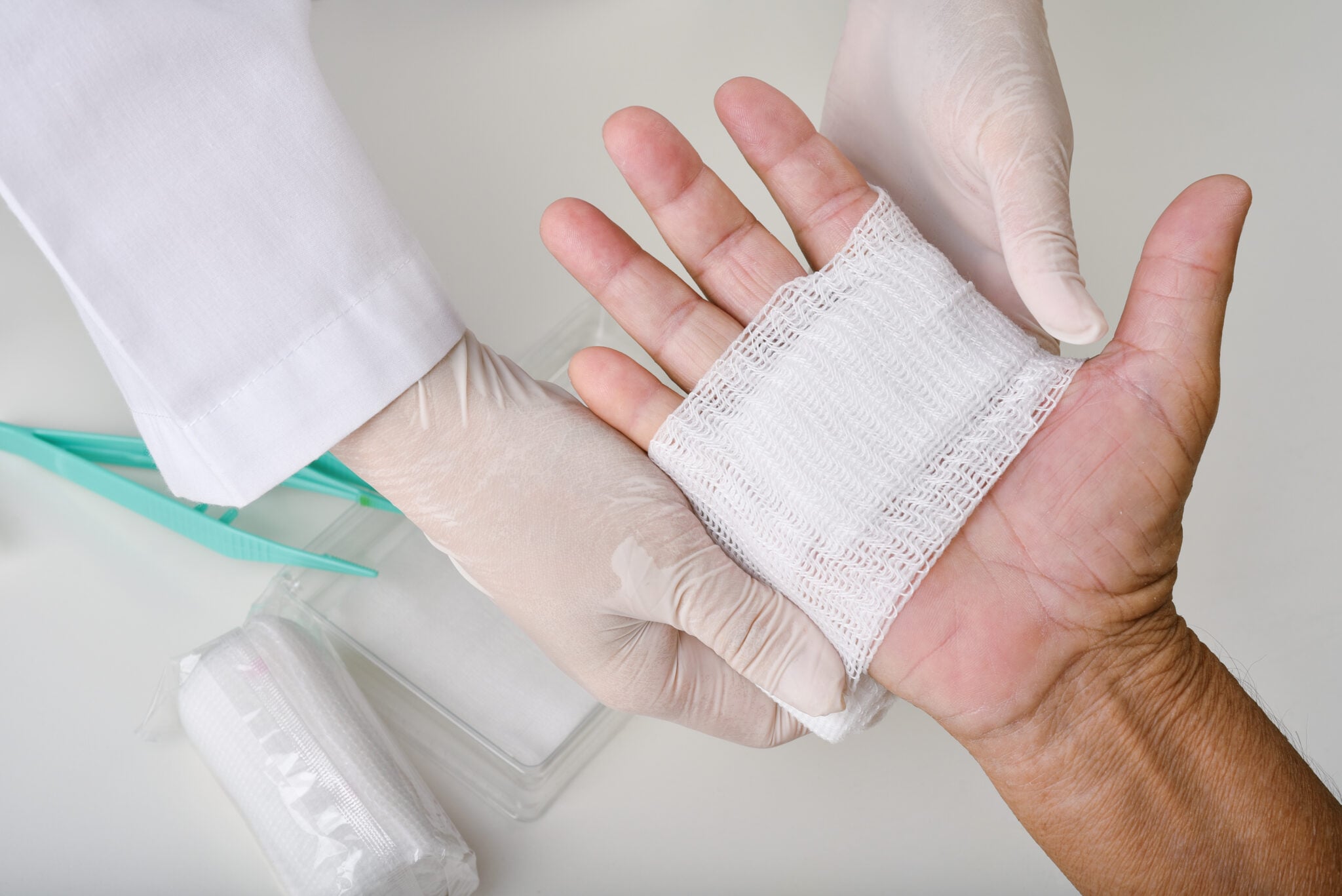 Proper Wound Cleaning and Dressing: Top First Aid Tips